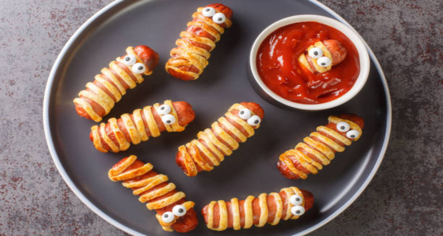 Mummy Hot Dogs: A Spooky Twist on a Classic Treat For Kids - DishaDay